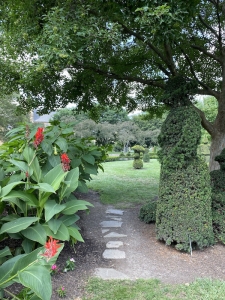 Topiary Park in Columbus, Ohio Brings Fine Art to Life